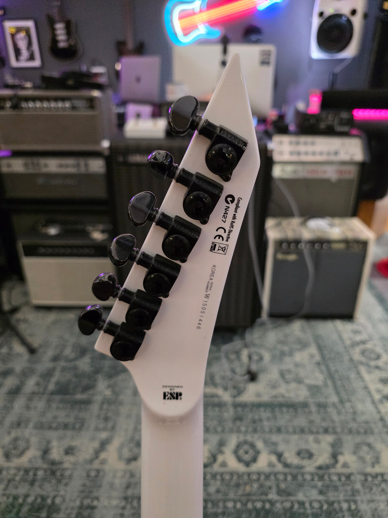 ESP LTD M-1000 Snow White – Tonefest Guitar Gallery