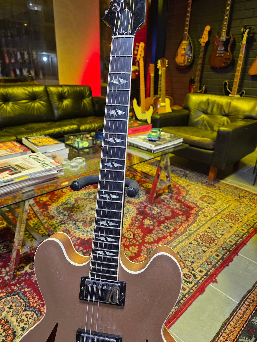 Gibson DG-335 Dave Grohl Signature Metallic Gold 2014 – Tonefest Guitar ...