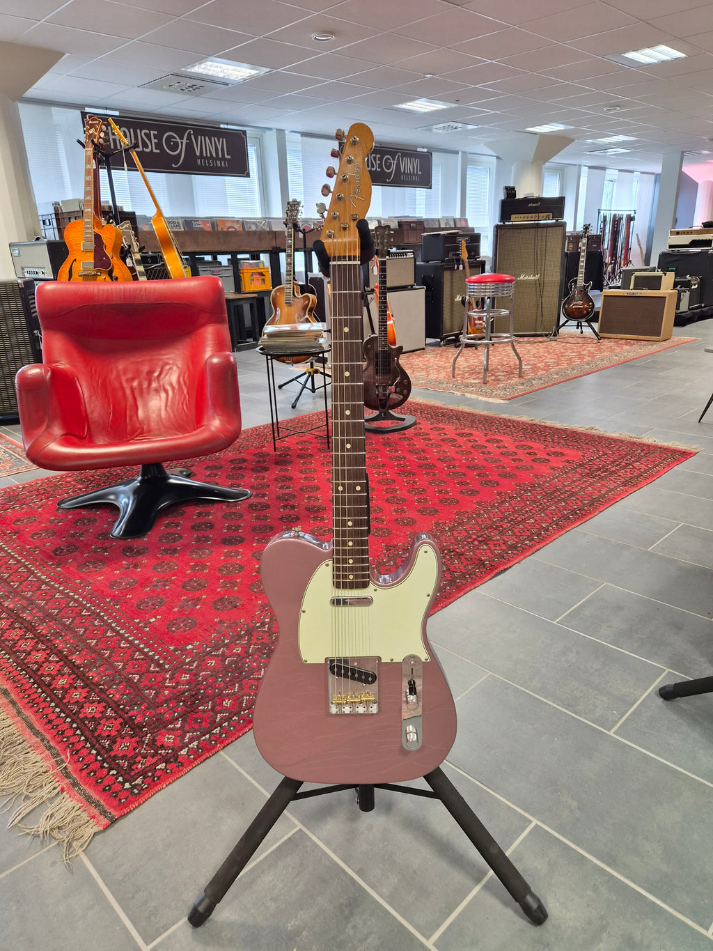 Fender Vintera II Road Worn '60s Telecaster Burgundy Mist Metallic 202 ...