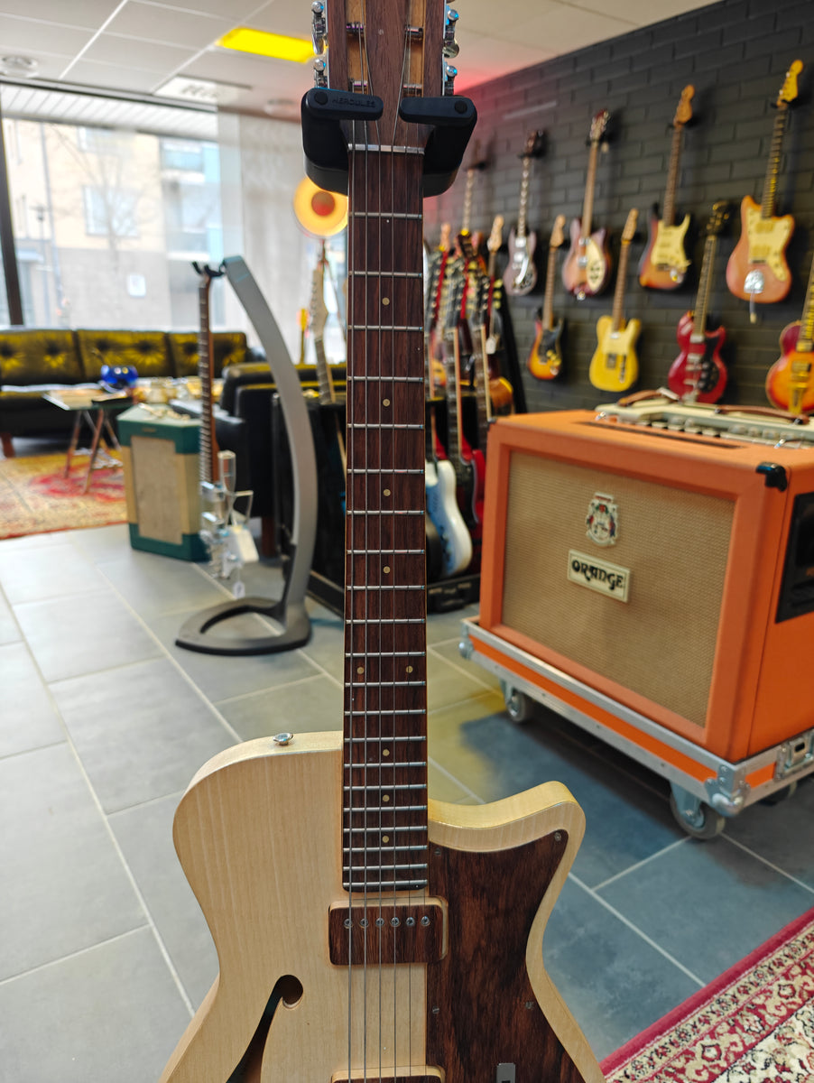 Utria "1" – Tonefest Guitar Gallery