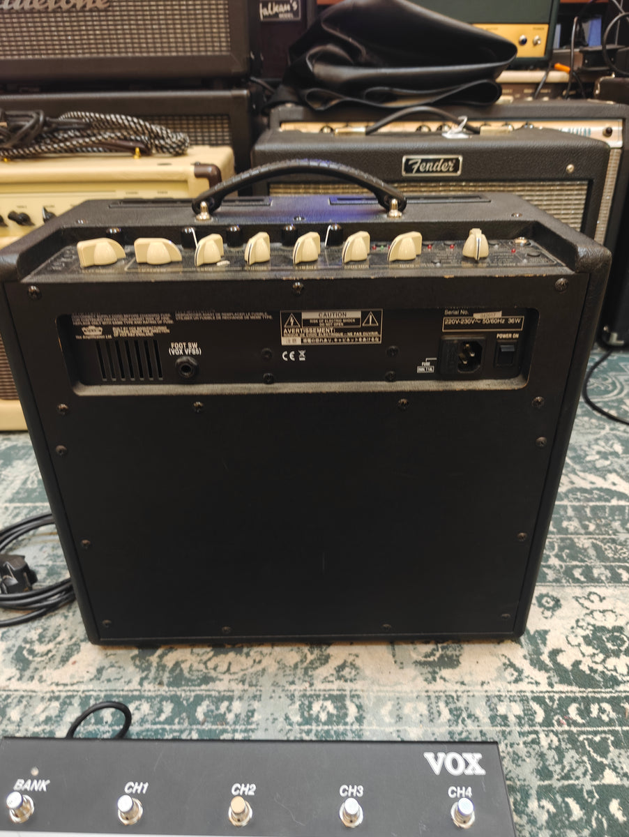 Vox VT40+ w/ VFS5 Footswitch – Tonefest Guitar Gallery