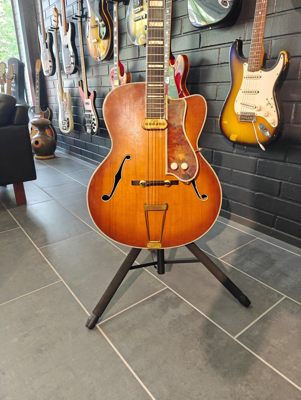 Levin Royal Model 3 1954 – Tonefest Guitar Gallery