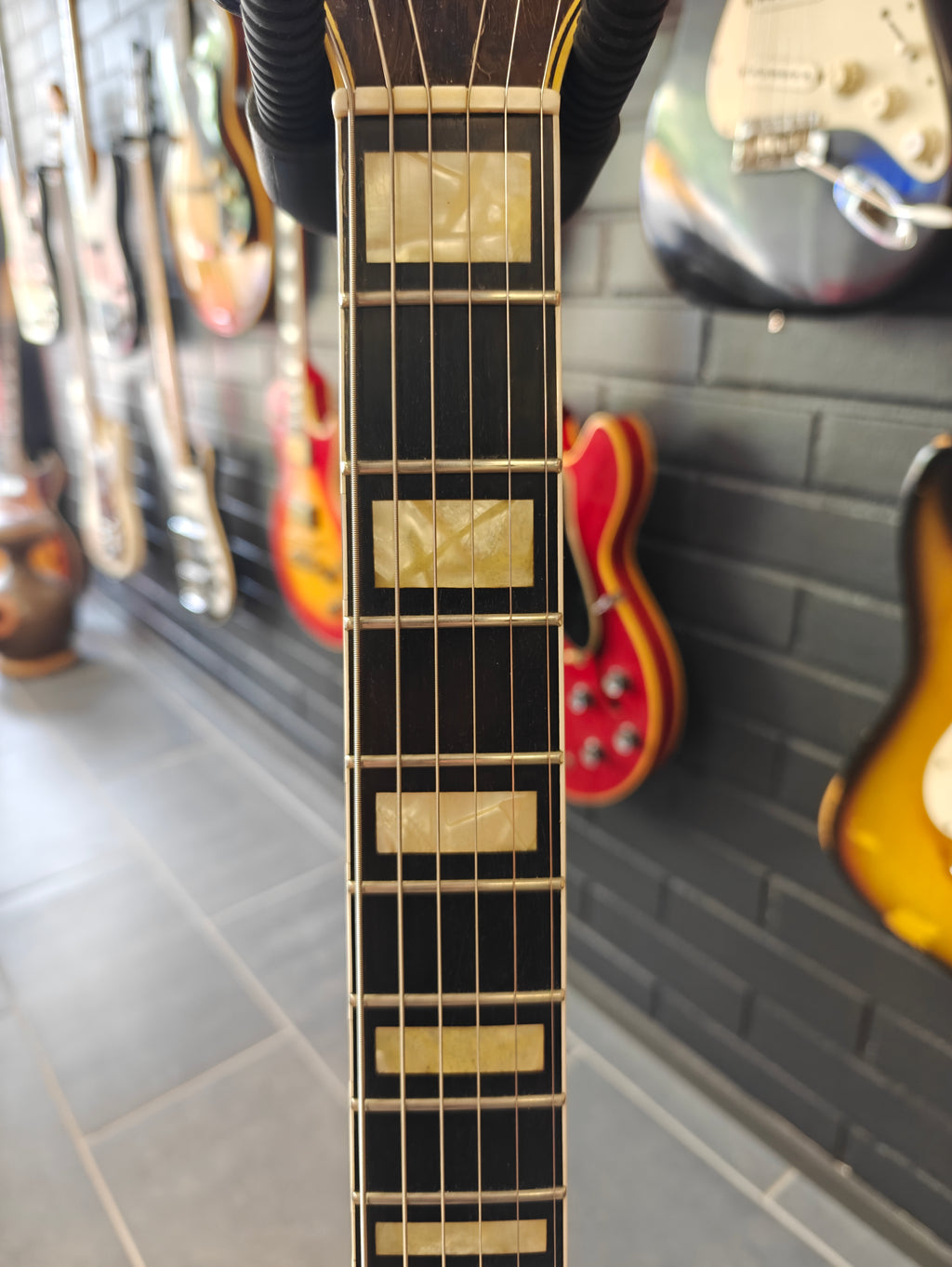 Levin Royal Model 3 1954 – Tonefest Guitar Gallery